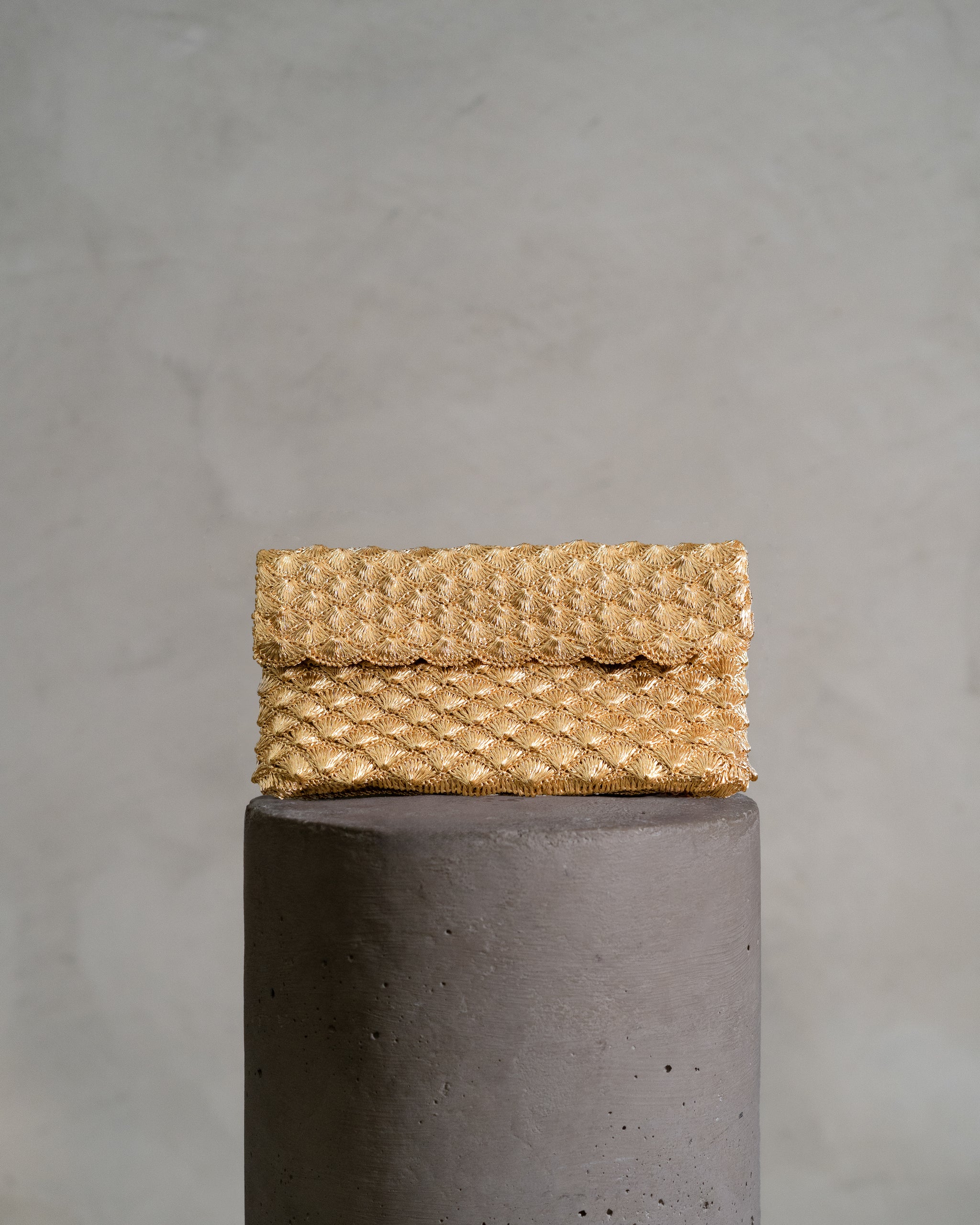 VERDI SEASHELL CLUTCH - GOLD